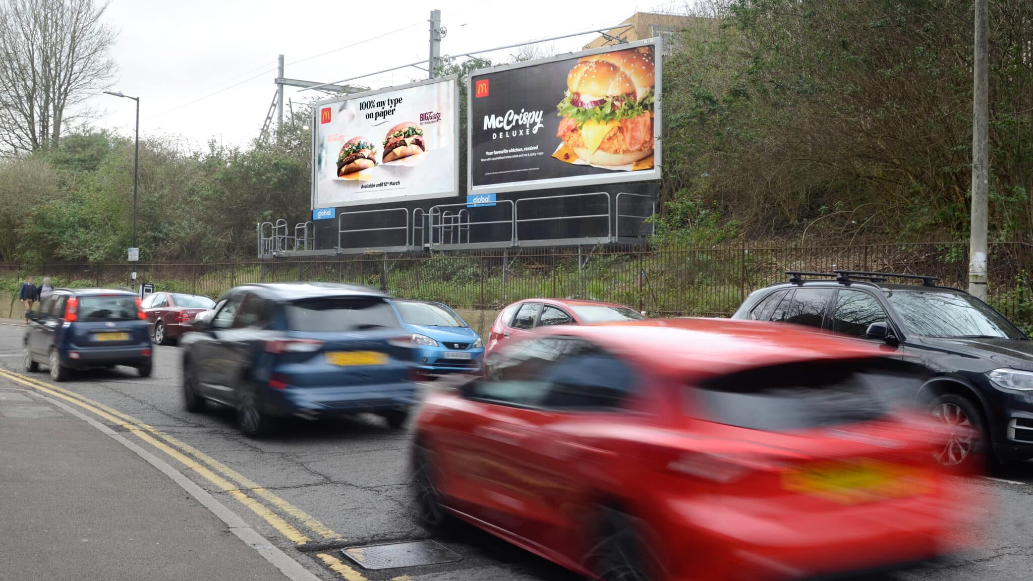 billboard advertising: your complete guide to ooh and dooh | Global